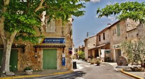 Guide de Mouriès - Tourisme, Vacances & Week-end